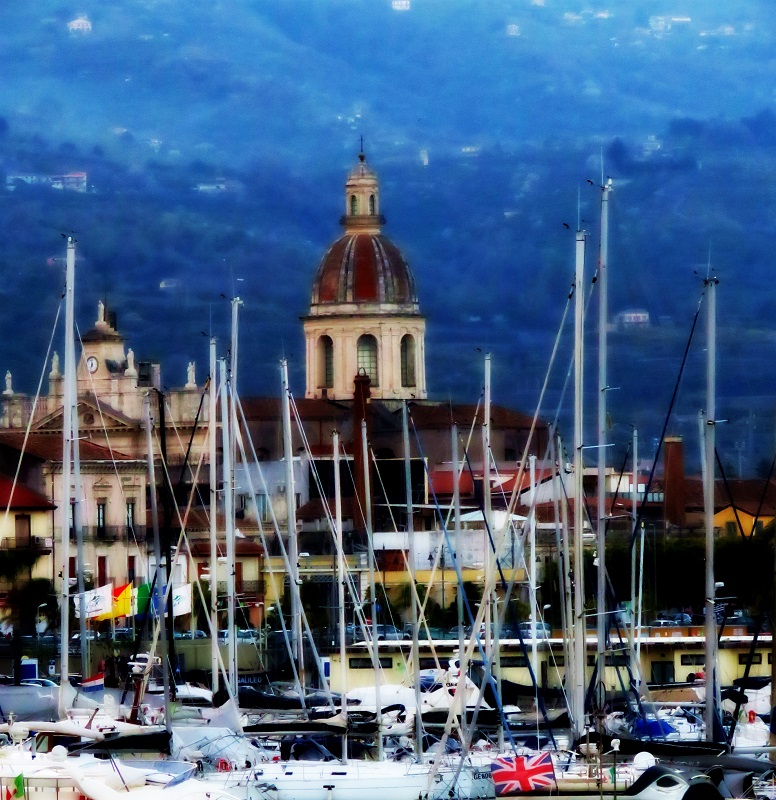 Discovering Riposto and "Mt Etna's beaches"