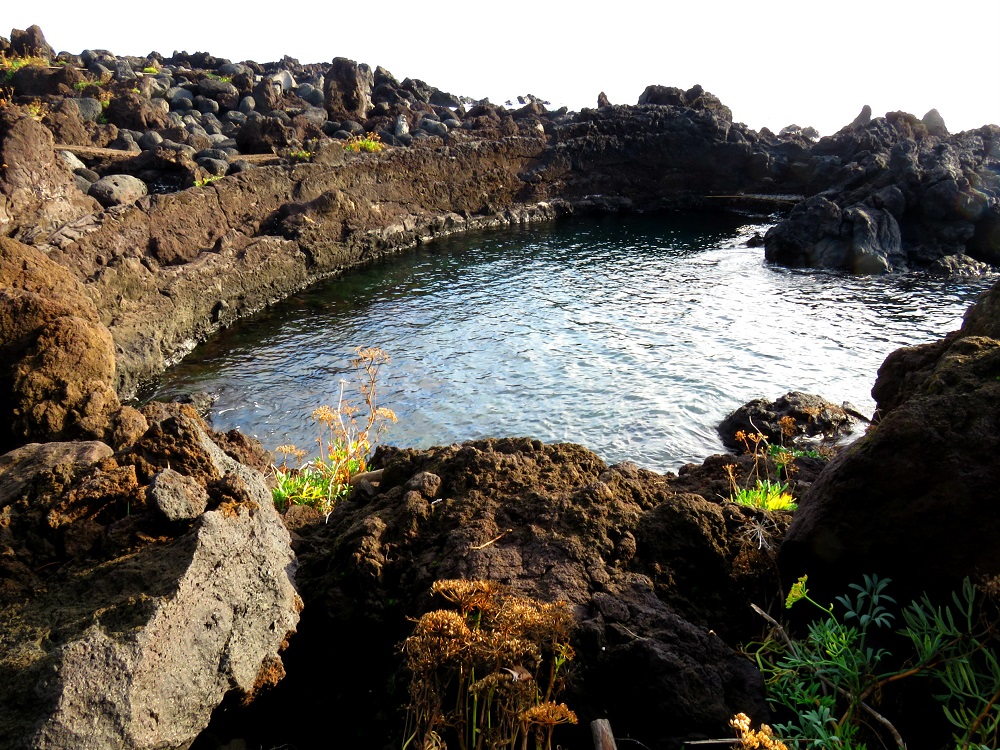 The rocky beaches of Stazzo and St Tecla