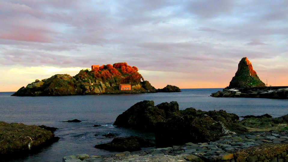 The Lachea Island, cradle of Mt Etna