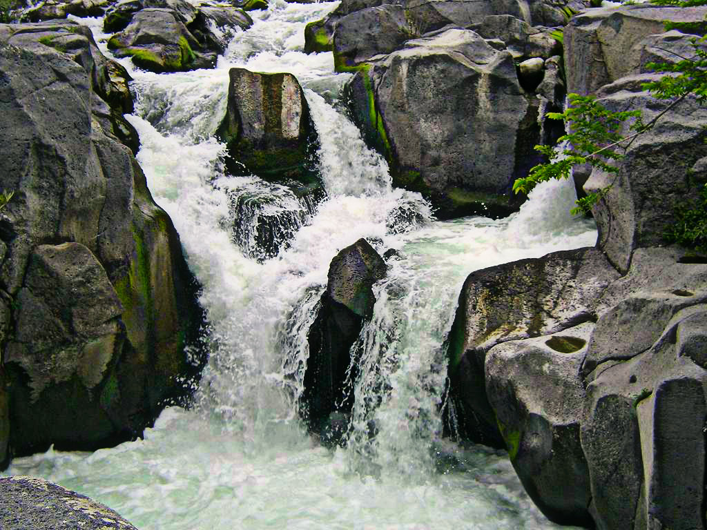 A Mt Etna spring tourist trip 1: Favare of Maletto