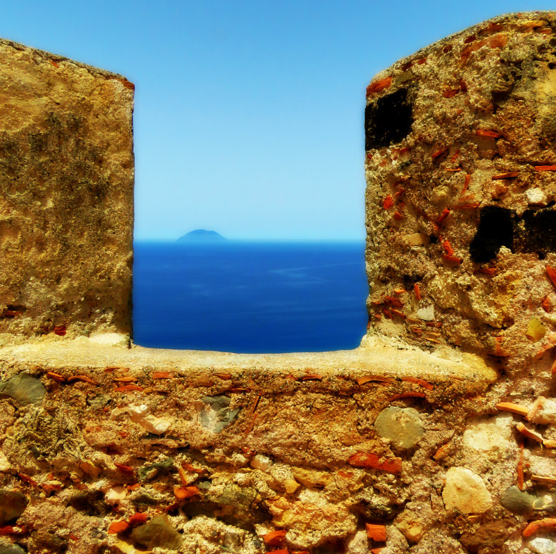 Can you see Mt Etna from Malta? (how, where, when)